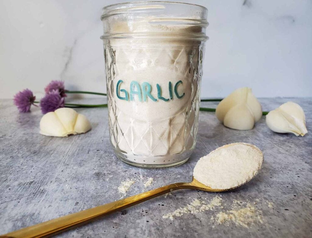 Preserving Garlic: How to Make Homemade Garlic Powder ~ Homestead and Chill