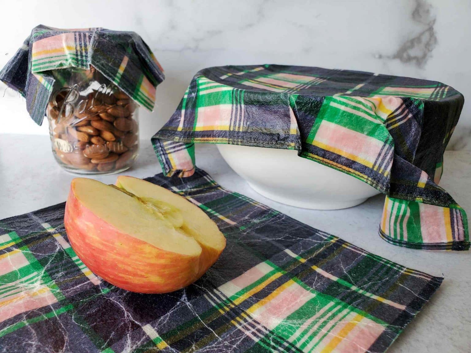 DIY: Easy Homemade Beeswax Wraps (Reusable Food Wraps) ~ Homestead and ...