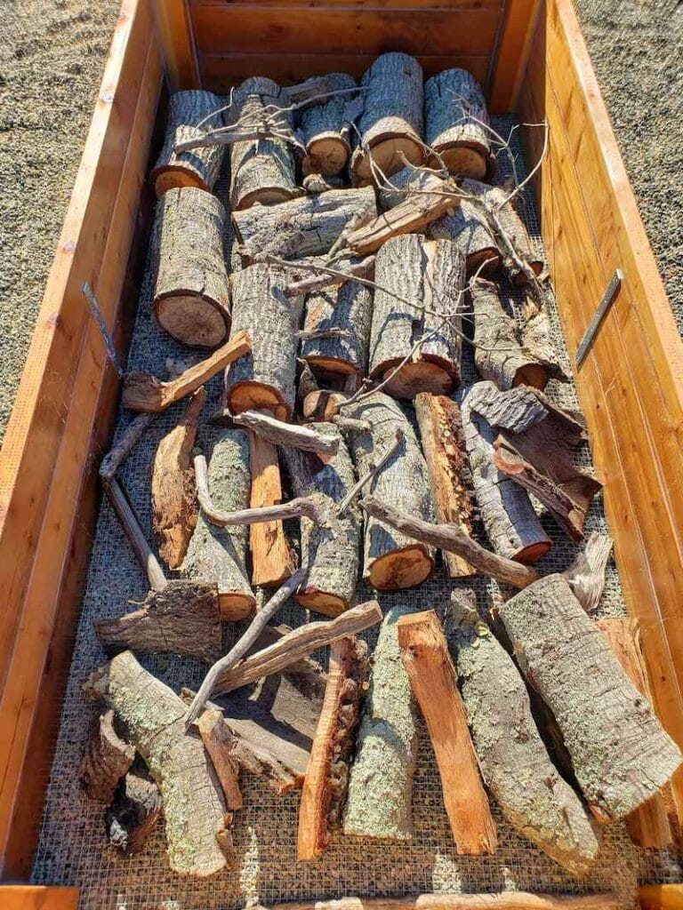 Hugelkultur: A Natural, Cheap Way to Make or Fill Garden Beds ...