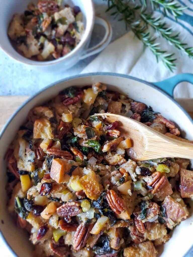 Vegan Sourdough Bread Stuffing with Apple, Kale and Cranberry ...
