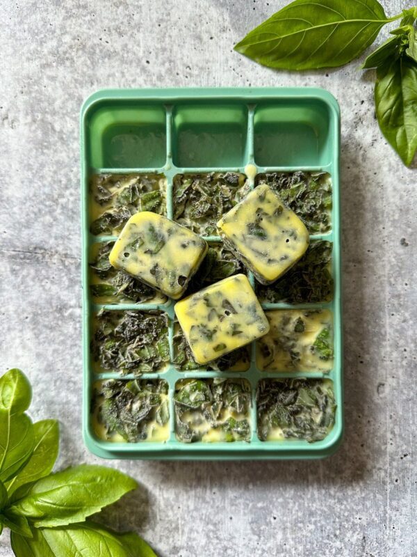 How to Freeze Basil in Ice Cube Trays (Olive Oil or Water) ~ Homestead ...