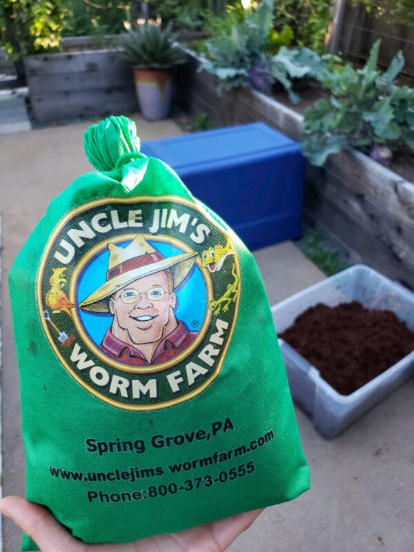 Vermicomposting 101: How to Make a Simple Worm Compost Bin ~ Homestead ...