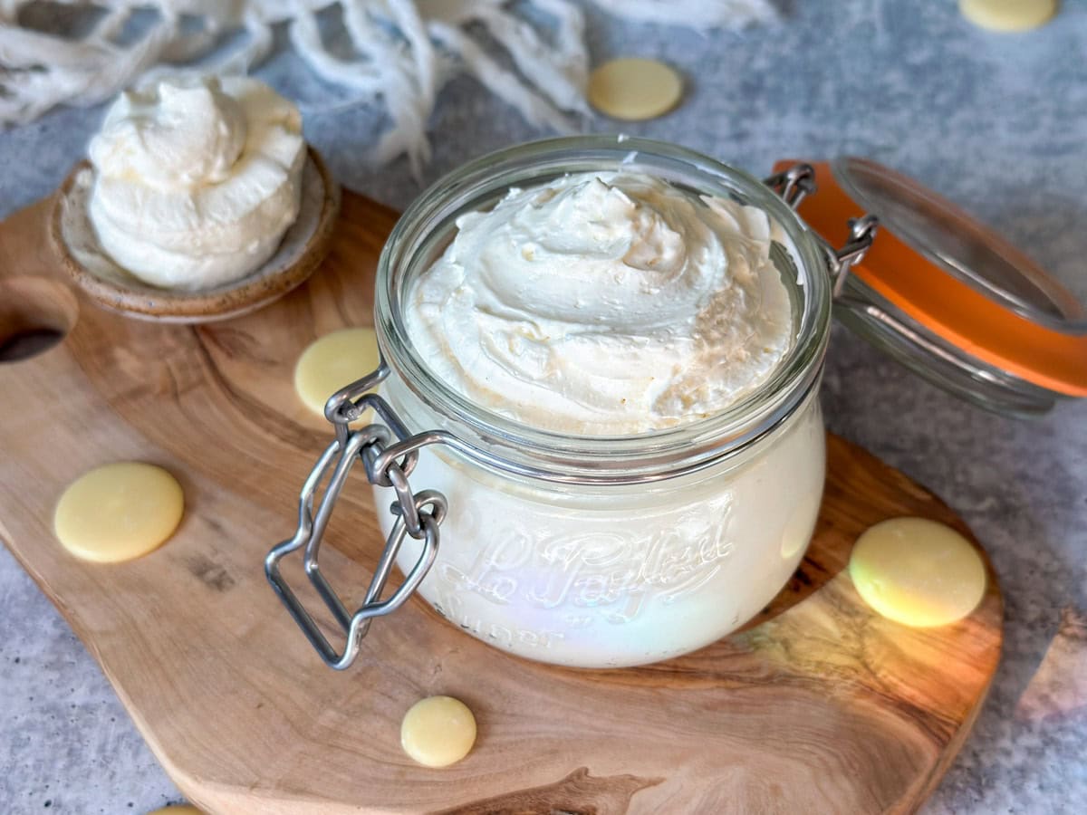 DIY Whipped Body Butter Recipe: Easy, Natural, Non-Greasy ~ Homestead ...